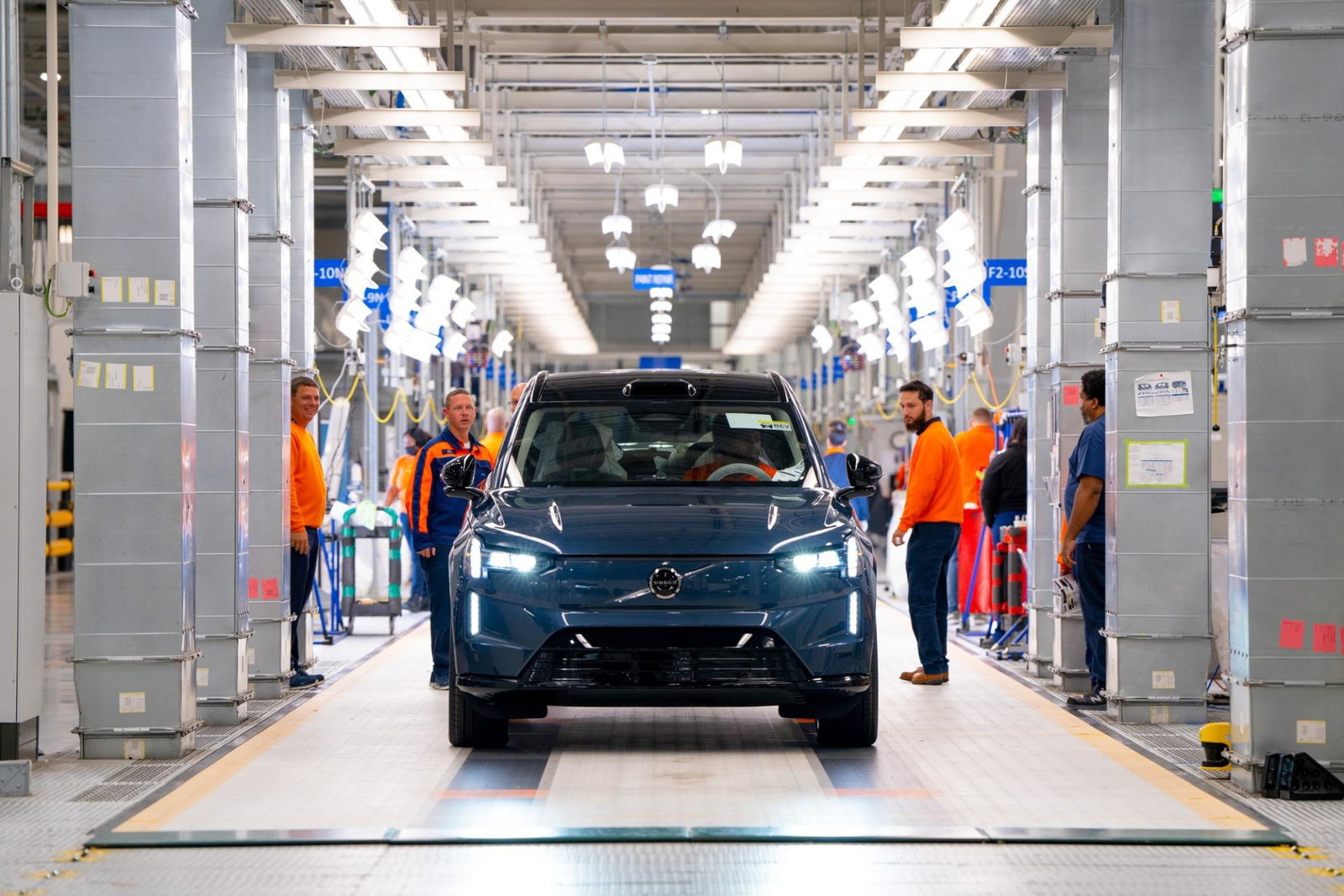 Volvo startet Produktion des EX90 in den USA