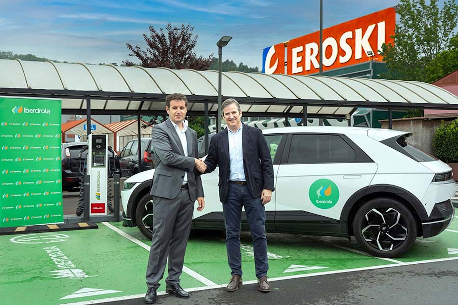 Spanische Handelskette Eroski will 1000 Ladepunkte aufbauen