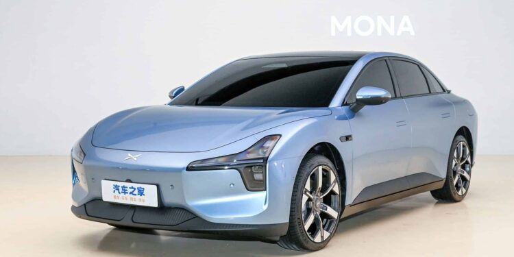Neue Elektro-Limousine Xpeng Mona M03 vorgestellt